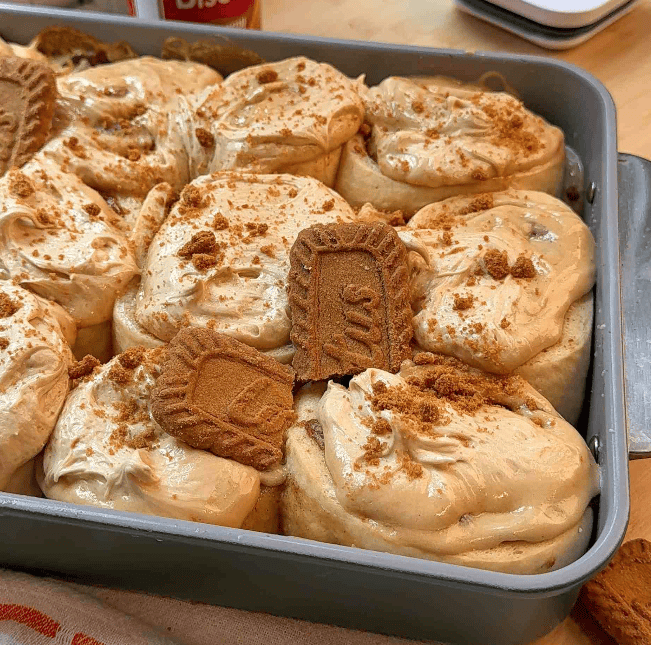 Over 20 Cinnamon Roll Recipes (Plus Cozy Variations) - Munchies By Mallory